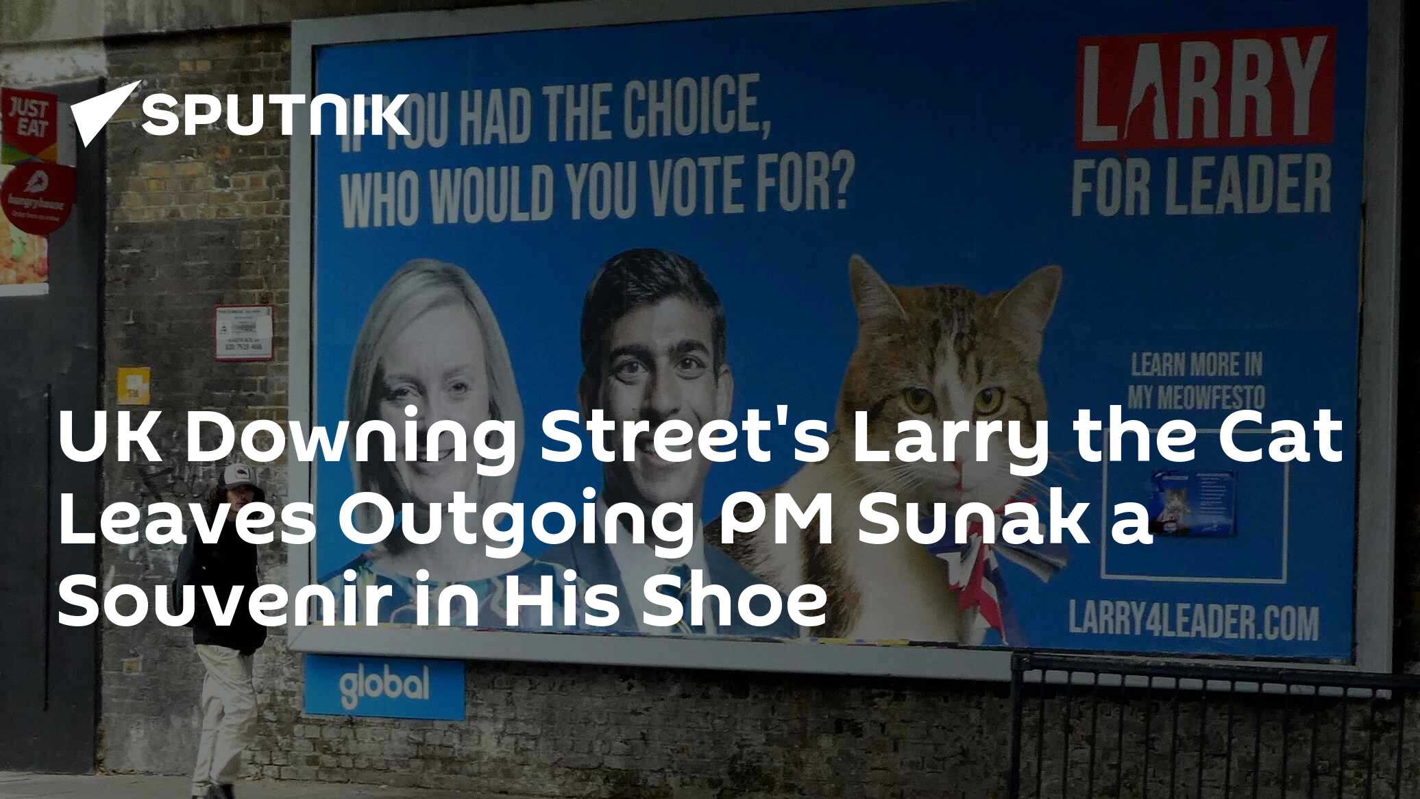 UK Downing Street's Larry the Cat Leaves Outgoing PM Sunak a Souvenir ...