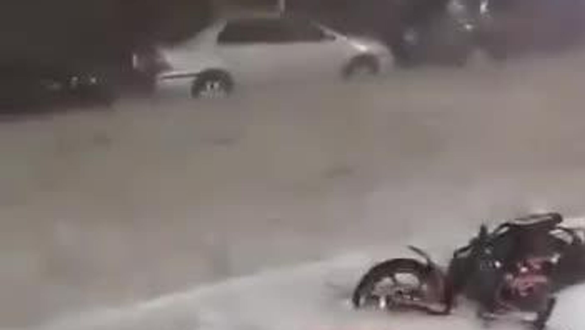 #viral | Unusual Spring Storm Brings Hail & Fierce Winds to Alexandria ...