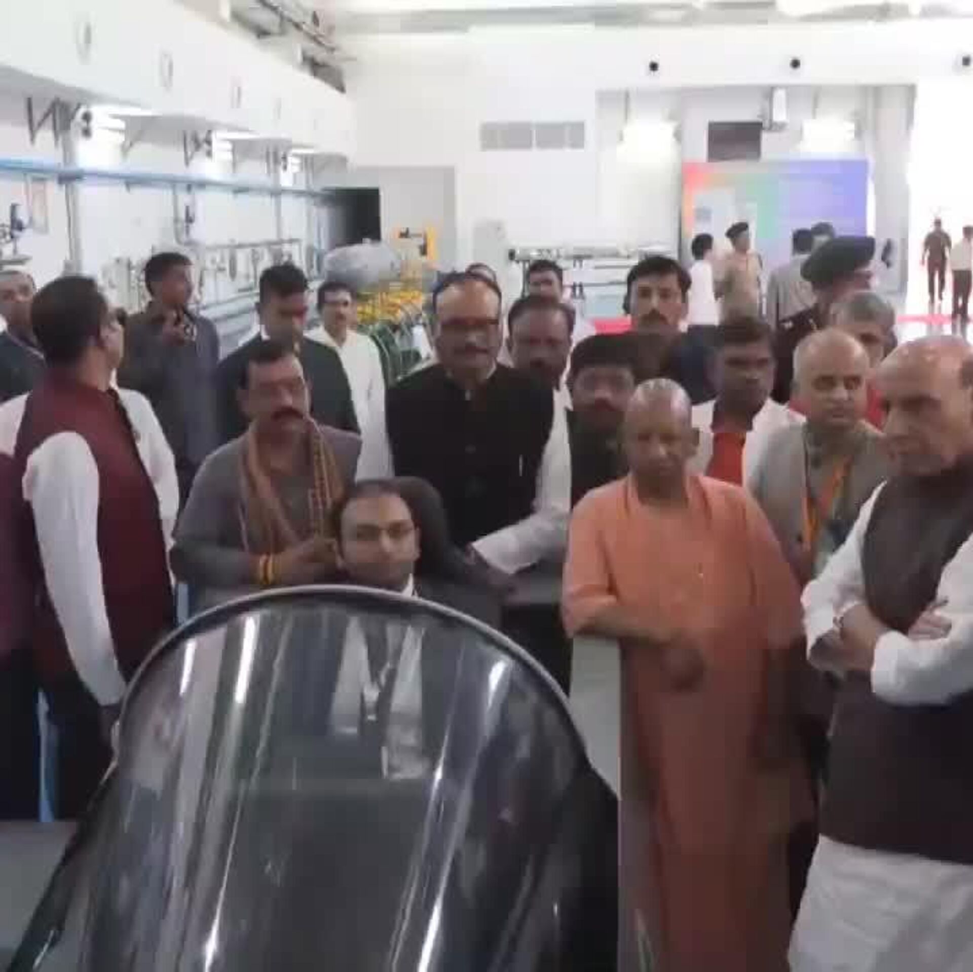 #viral | Indian Defense Minister Rajnath Singh Watches Virtual BrahMos ...