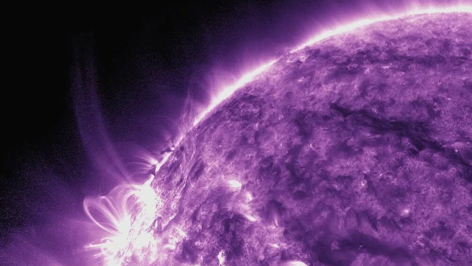 December Begins With Solar Bang: Intense M1.95 Flare Recorded by ...