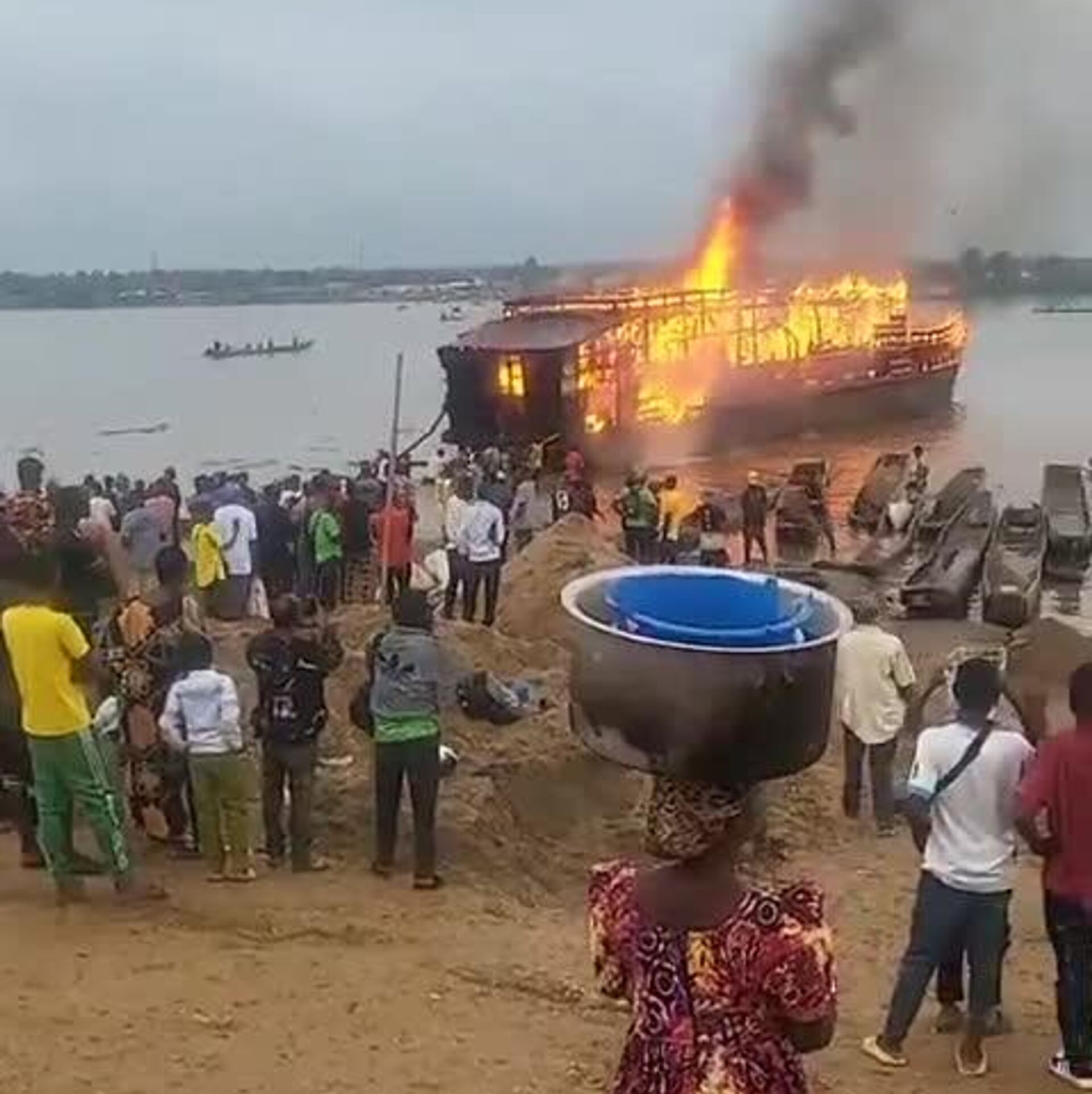 Fin du monde décalée au Ghana: un homme aurait incendié par erreur ce ...
