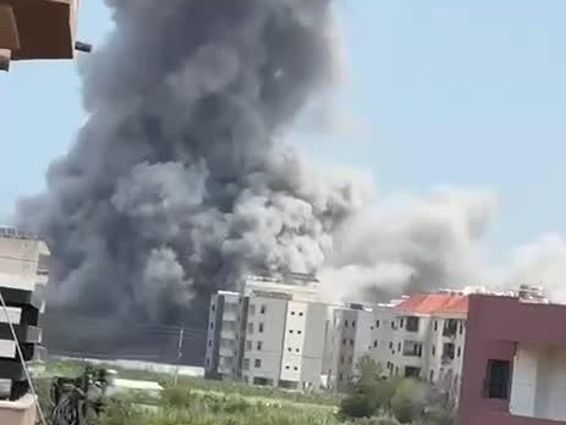 Une frappe aérienne israélienne a touché un bâtiment près d'un hôpital ...